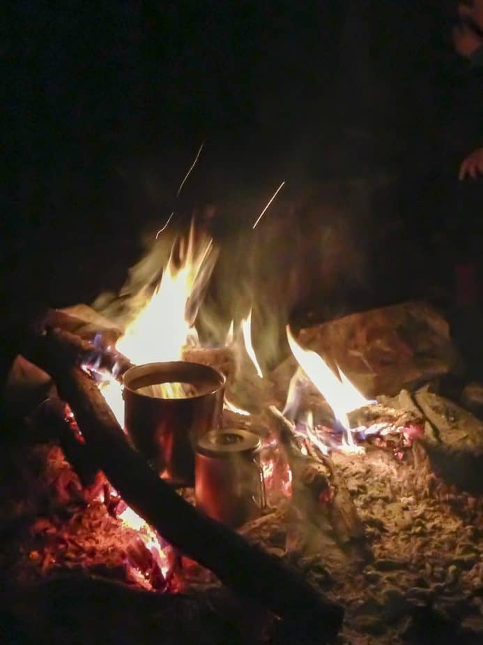 How to build a leave no trace campfire - Lotsafreshair