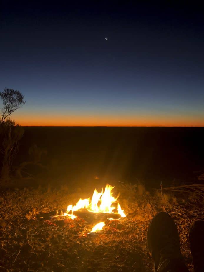 How to build a leave no trace campfire - Lotsafreshair