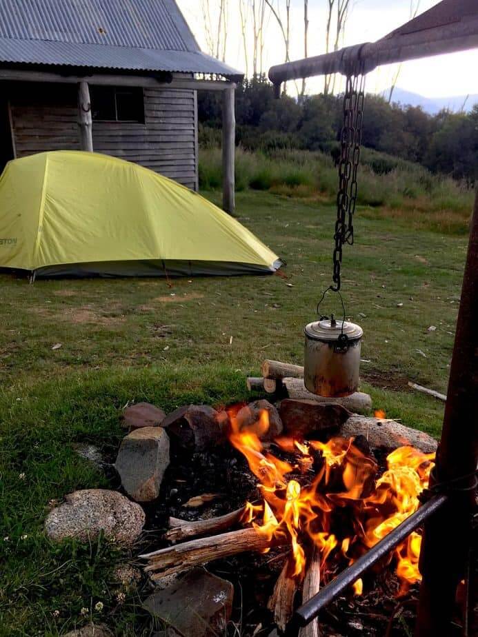 How to build a leave no trace campfire - Lotsafreshair